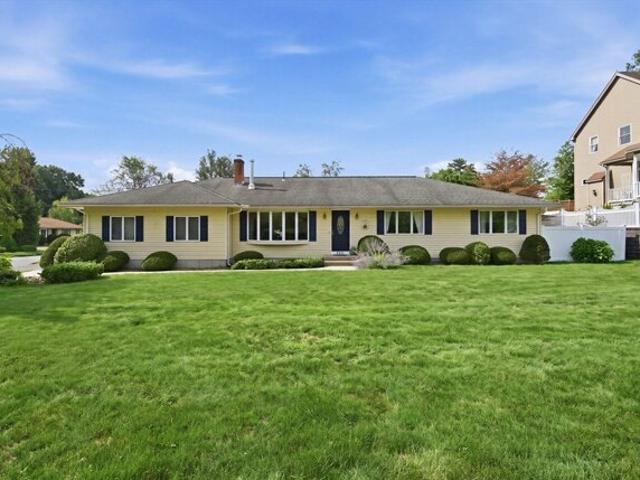 Sandtrap Way, Chicopee, Home For Sale