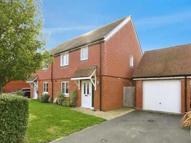 Sandy Hill Close, Waltham Chase, 3 Bedroom Semi detached
