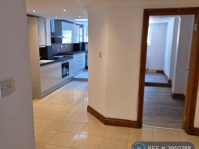 Sandy Hill Road, London, SE18 4 bed terraced house to rent £2,400 pcm £554 pw
