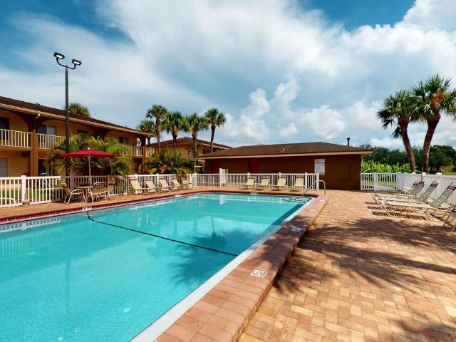 Sandy Lane Apartment Homes 1 Bedroom Apartment for Rent at 555 Belcher Rd S, Largo, FL 33771