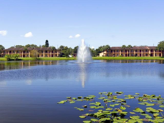 Sandy Lane Apartment Homes 1 Bedroom Apartment for Rent at 555 Belcher Rd S, Largo, FL 33771