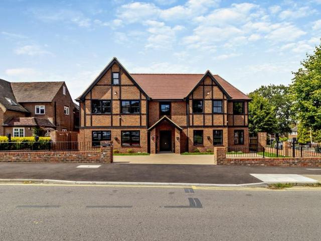 Sandy Lodge Way, Northwood HA6, 2 bed flat to rent, £2,850 pcm | PrimeLocation
