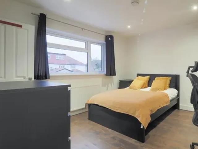 Sandymount Avenue, London, HA7 4TU, United Kingdom | Room for rent #117705323 | Rentberry