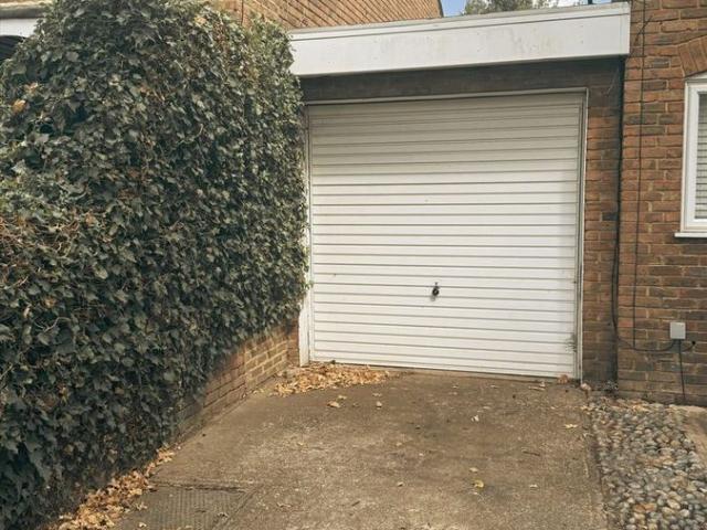 Sandycombe Road, Kew TW9, Studio to rent, £300 pcm | PrimeLocation