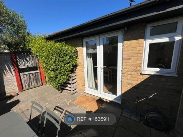 Sandycombe Road, Richmond TW9, 1 bed flat to rent, £1,950 pcm | PrimeLocation