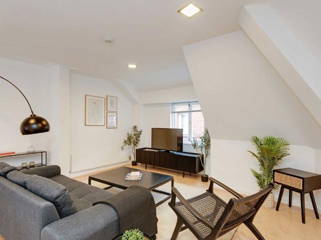 Sandys Row, Liverpool Street E1, 2 bed flat to rent, £3,200 pcm | PrimeLocation