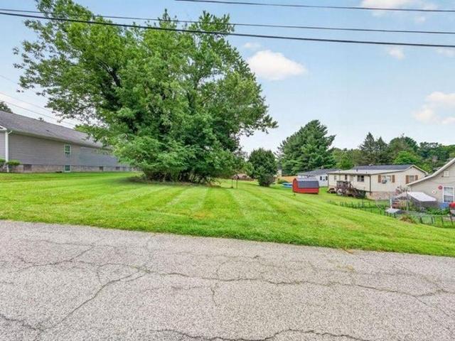 Sanford St, Radford, VA 24141