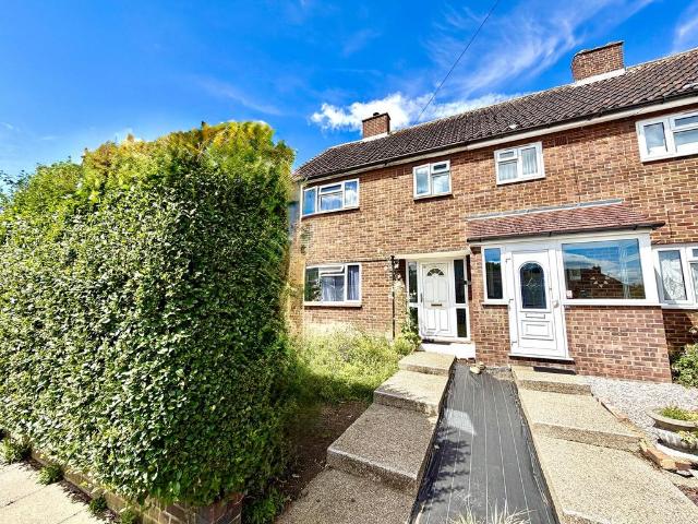Sanger Avenue, Chessington, Surrey. 3 bed semi detached house to rent £2,400 pcm £554 pw