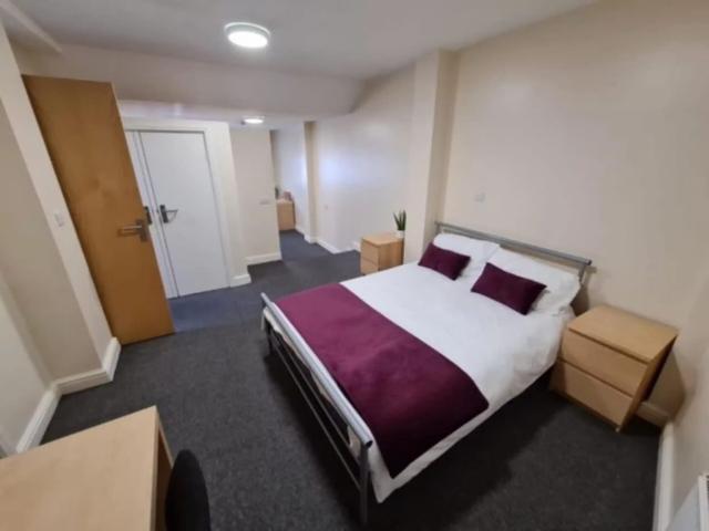 Sangha House Leicester Student Accomadation | Amber