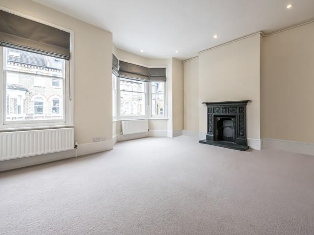 Sangora Road, Battersea, London SW11, 1 bed flat to rent, £1,900 pcm | PrimeLocation