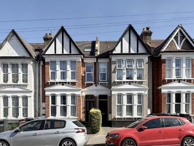 Sangley Road, South Norwood 2 bed flat to rent £1,675 pcm £387 pw