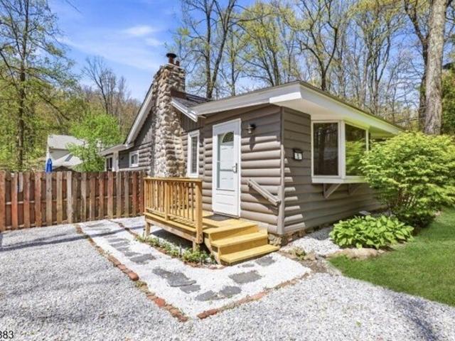Sanoset Rd, Vernon, Home For Sale