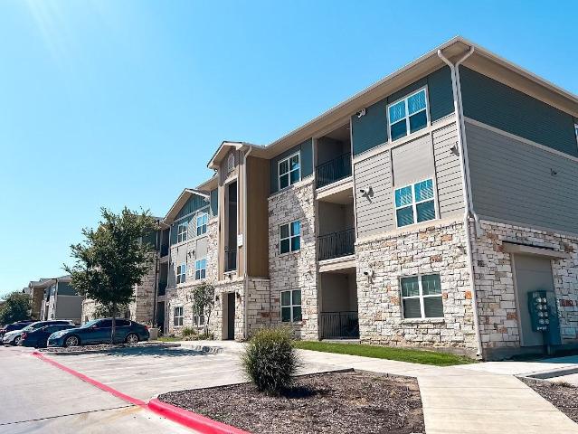 Sansom Ridge 4 Bedroom Apartment for Rent at 3100 La Junta St, Fort Worth, TX 76114