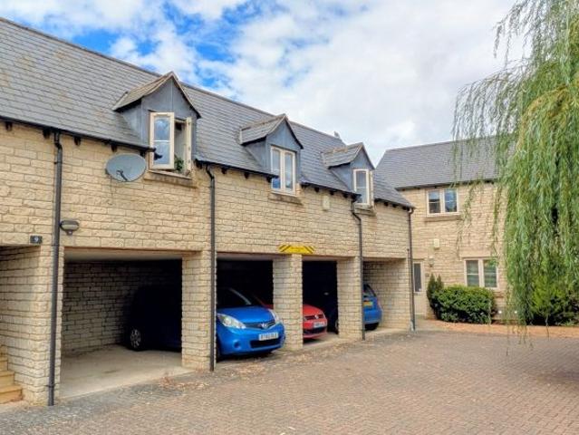 Sansoms Court, Woodstock OX20, 1 bed flat to rent, £1,300 pcm | PrimeLocation