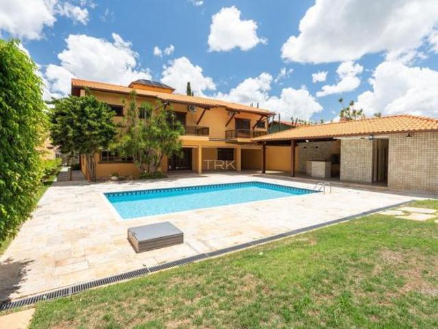 Sabe aquela casa que parece pronta para ver seus filhos crescerem? É essa