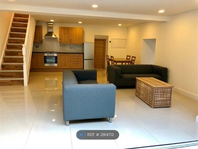 Sabine Road, London SW11, 3 bed maisonette to rent, £3,500 pcm | PrimeLocation