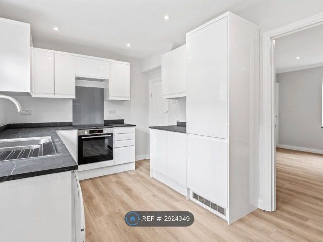 Sackville Gardens, East Grinstead RH19, 3 bed terraced house to rent, £1,850 pcm | PrimeLocation