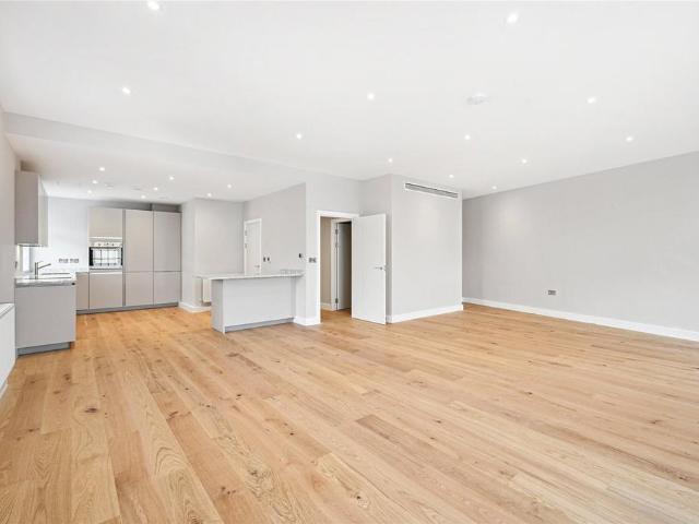 Sackville Street, Mayfair, London 3 bed flat to rent £9,533 pcm £2,200 pw