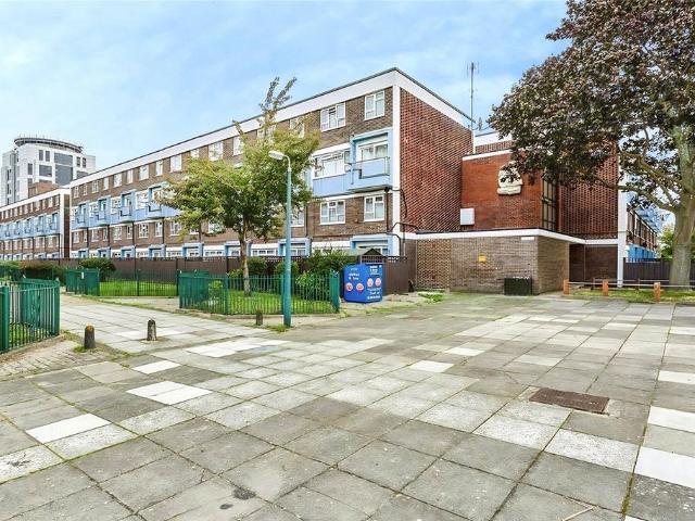 Sackville Street, Hampshire PO5 4 bed flat to rent £2,100 pcm £485 pw