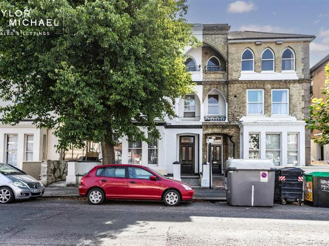 Sackville Road, Hove BN3, Studio to rent, £950 pcm | PrimeLocation