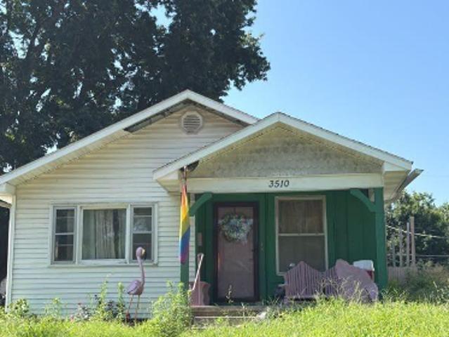 Sacramento St