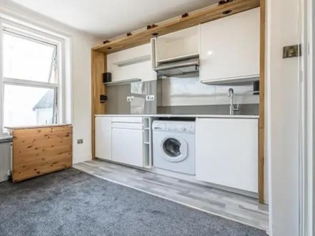 Sacro Cuore, 45 Chamberlayne Road, London, NW10 3NB, United Kingdom | Studio apartment for rent #140801752 | Rentberry