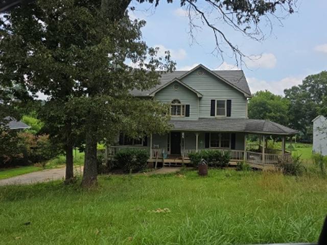 Saddle Field Cir NW