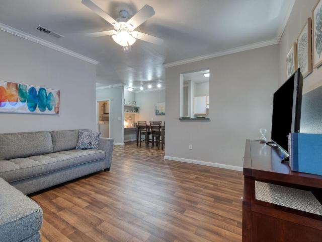 Saddle Ridge 3 Bedroom Apartment for Rent at 5711 N Knoll, San Antonio, TX 78240