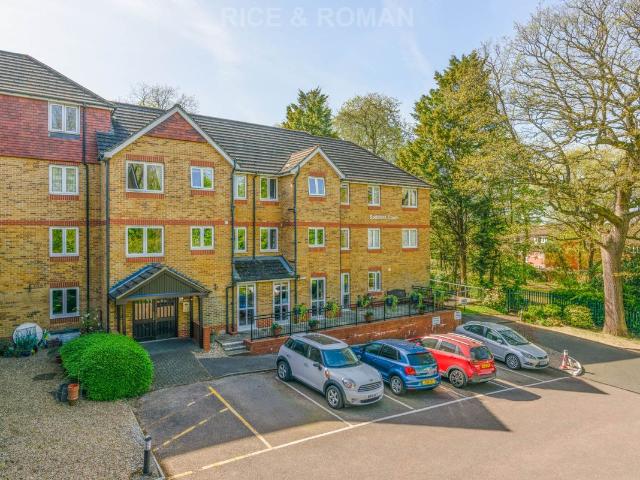 Saddlers Court, Epsom KT18, 1 bed flat to rent, £1,300 pcm | PrimeLocation
