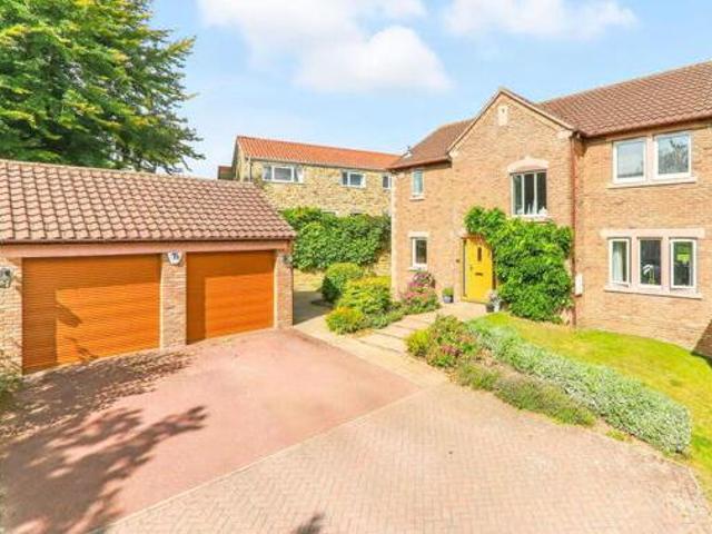 Saddlers Grove, Badsworth, 4 Bedroom Detached