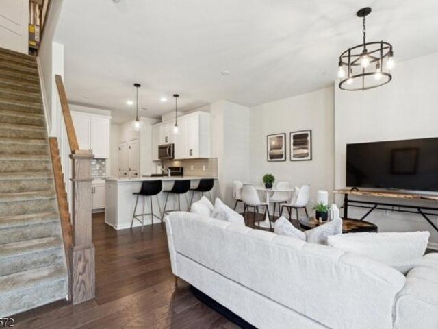 Sadie Cir Apt,union Twp, Condo For Sale