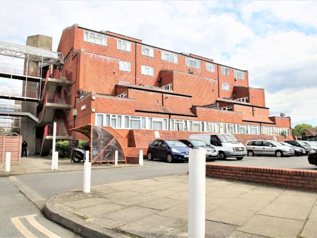 Sadler Close, Mitcham CR4, 4 bed maisonette to rent, £2,350 pcm | PrimeLocation