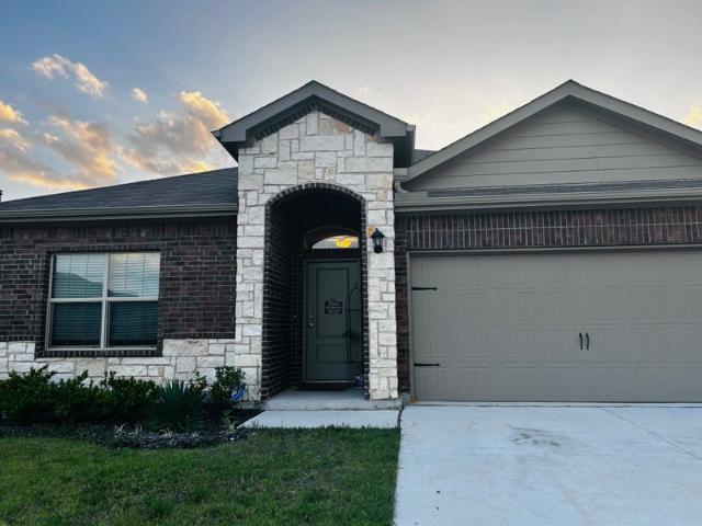 Safe and Quiet house for female in Fort Worth