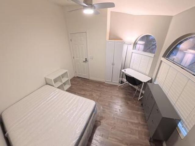 Safe, Stylish & Fully Renovated Room in Modern Home – Convenient, Quiet in Silverado Ranch, Vegas