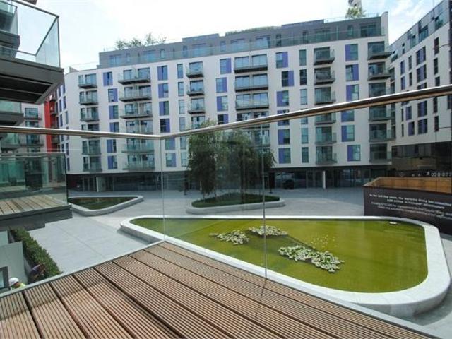 Saffron Central Square, Croydon. 2 bed apartment to rent £1,600 pcm £369 pw