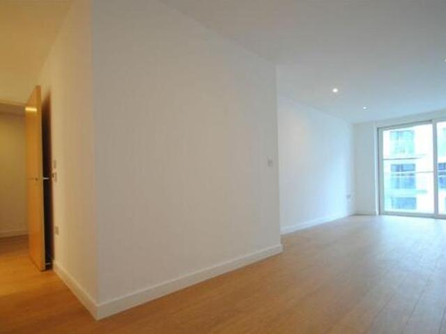 Saffron Central Square, Croydon, 2 Bedroom Flat