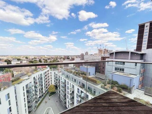 Saffron Central Square, Croydon, 2 Bedroom Flat