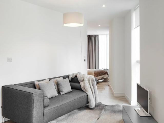 Saffron Central Square, Croydon CR0, 1 bed flat to rent, £1,450 pcm | PrimeLocation