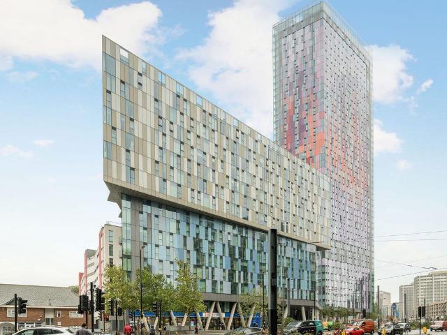 Saffron Central Square, Croydon CR0, 1 bed flat to rent, £1,400 pcm | PrimeLocation