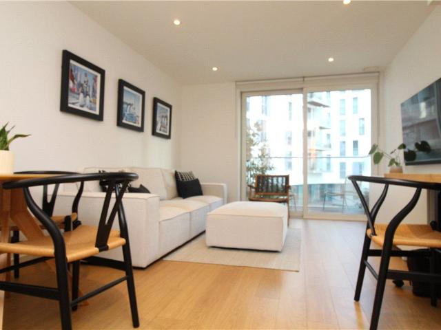 Saffron Central Square, Croydon CR0, 1 bed flat to rent, £1,600 pcm | PrimeLocation