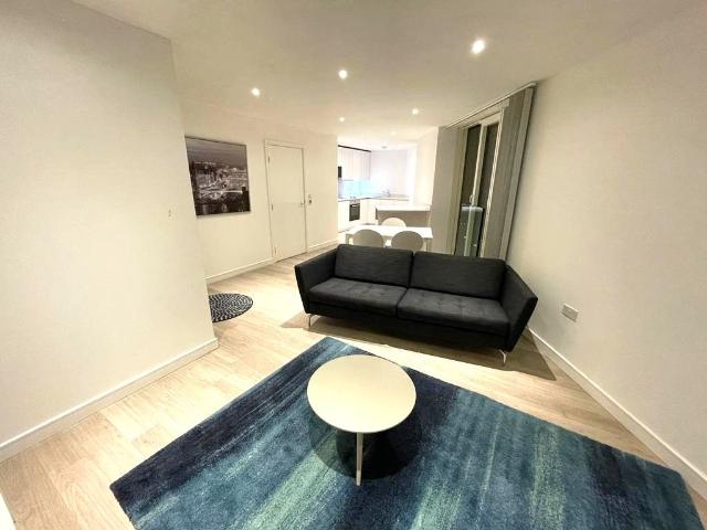 Saffron Central Square, Croydon CR0, 2 bed flat to rent, £1,950 pcm | PrimeLocation
