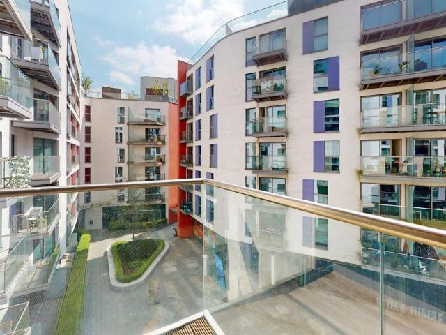 Saffron Central Square, Croydon, Surrey CR0, 2 bed flat to rent, £1,850 pcm | PrimeLocation