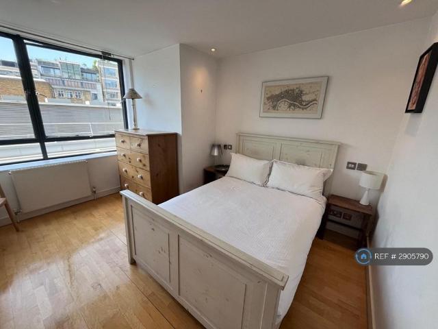 Saffron Hill, London, EC1N 1 bed flat to rent £2,900 pcm £669 pw