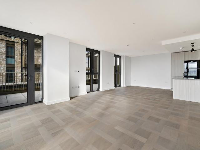 Saffron Wharf, London Dock, London E1W, 3 bed flat to rent, £5,700 pcm | PrimeLocation
