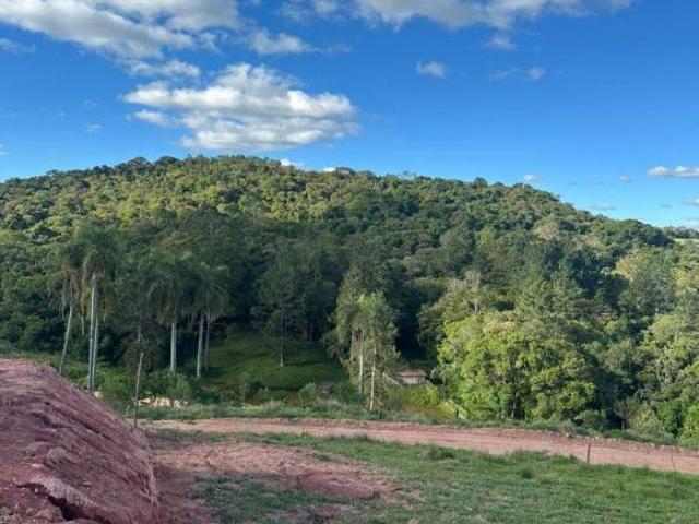 Saia do Aluguel: Terreno de 500m² em Ibiúna com Parcelamento Direto!