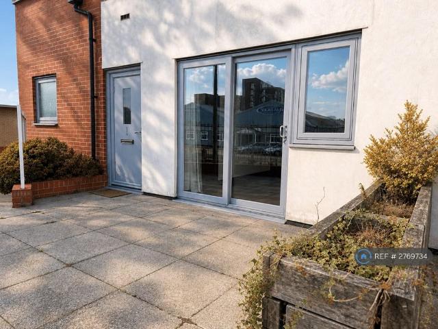 Sail House, Colchester, CO2 1 bed maisonette to rent £1,050 pcm £242 pw