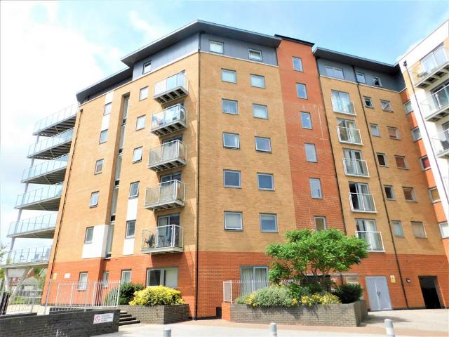 Sail House, Colchester CO2 2 bed apartment to rent £1,275 pcm £294 pw