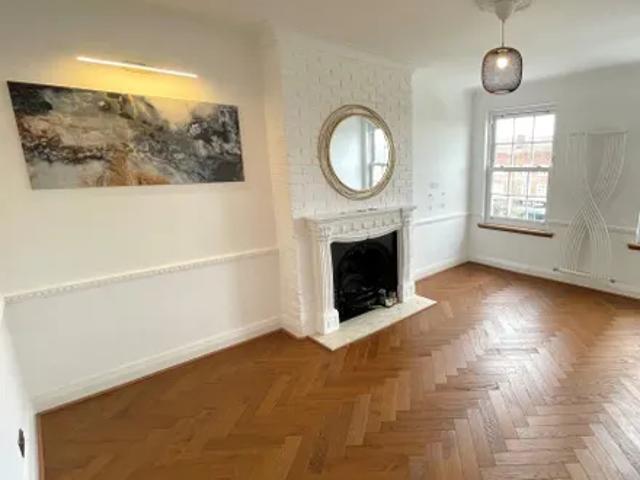 Sainsbury's Bank, Cockfosters Road, London, EN4 0DE, United Kingdom | 3 bed house for rent #167620325 | Rentberry