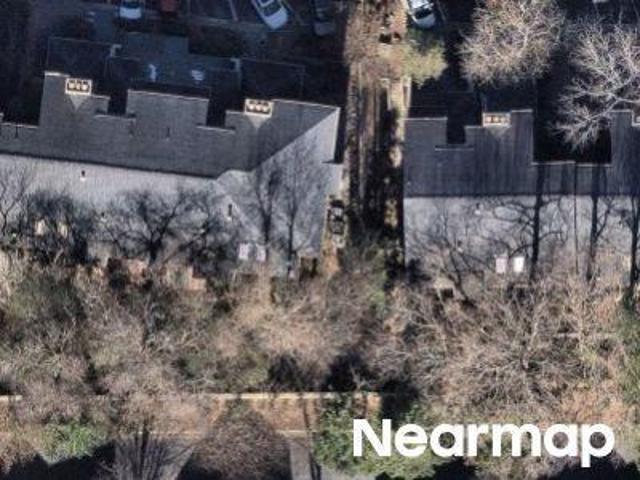 Saint Claire Ln NE