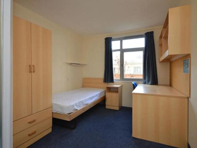 Saint George's Road, Bristol BS1 6 bed flat to rent £6,027 pcm £1,391 pw
